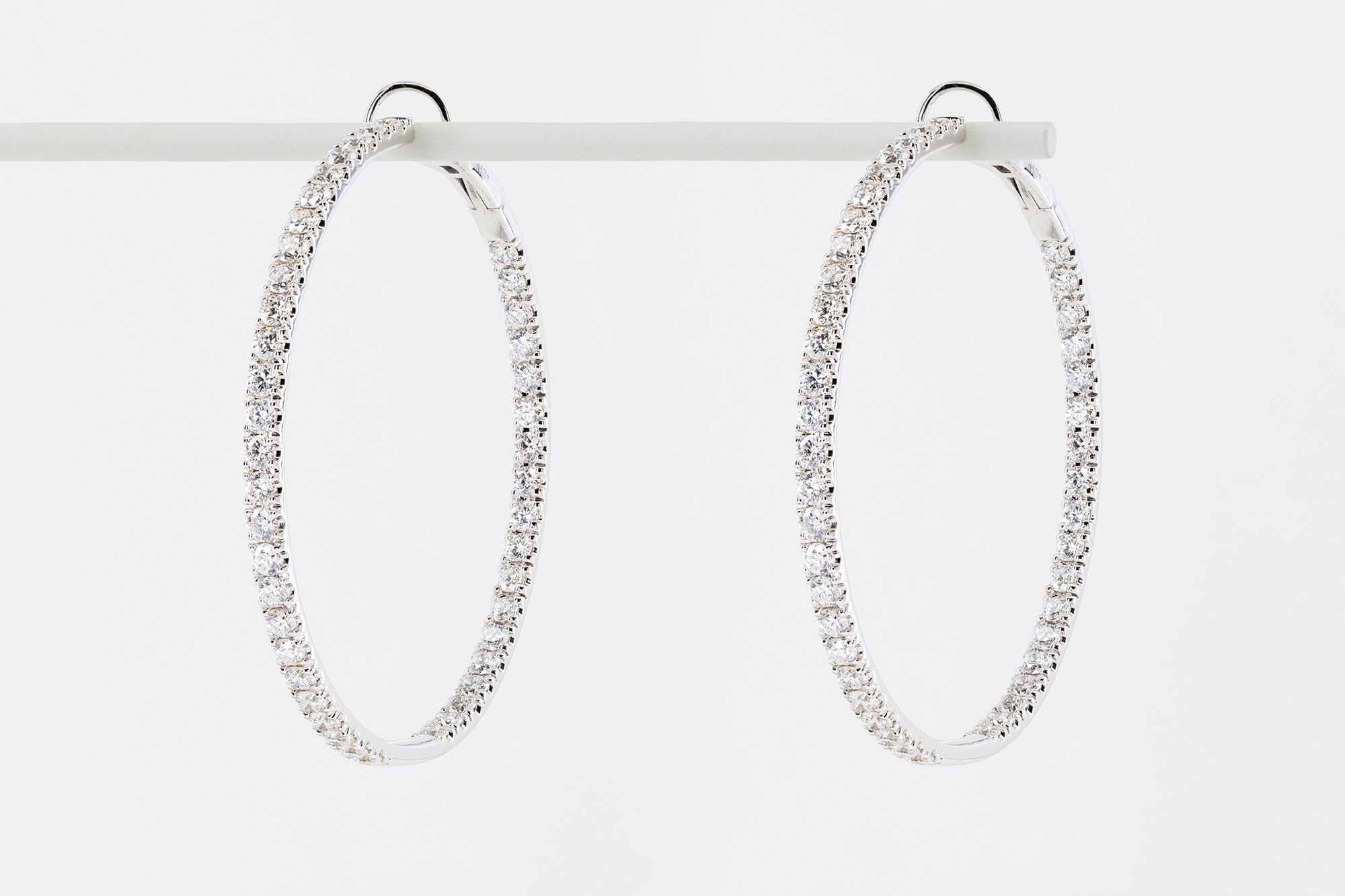 Grandi Orecchini Di Diamanti In Oro